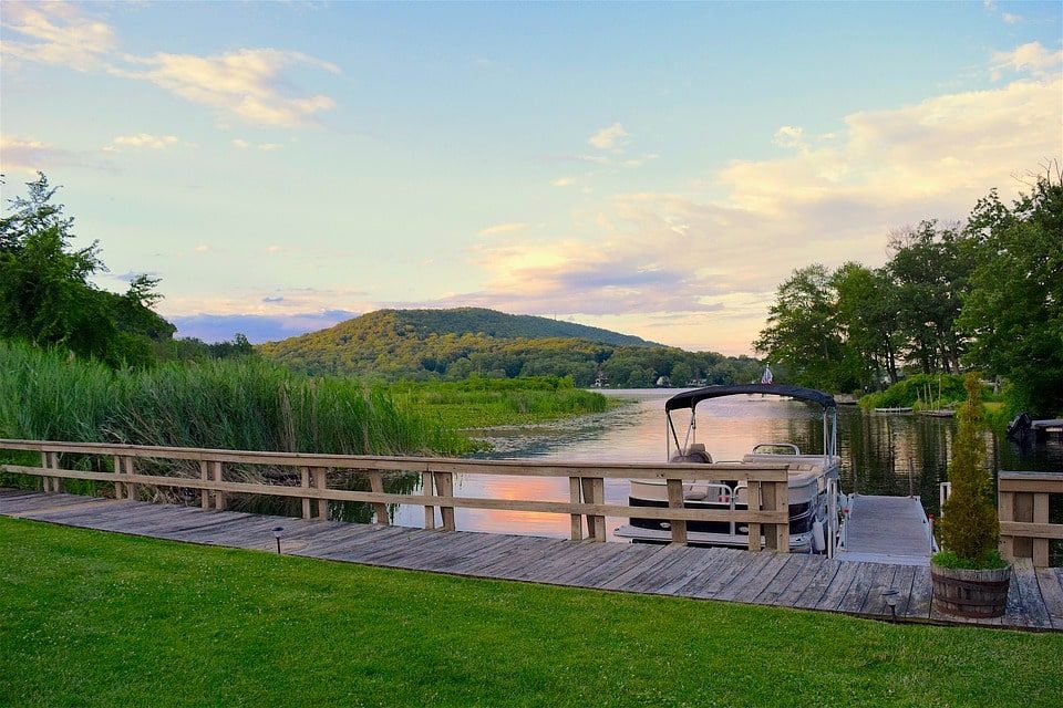 Pros and Cons of Classic Boat Dock Styles - EZ Dock Texas